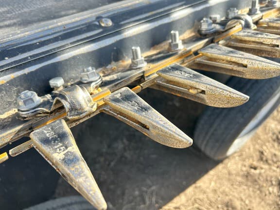 2023 MacDon FD235 Harvesting Headers - Platform for Sale | Tractor Zoom
