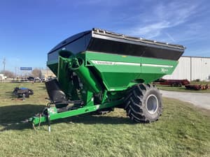 SOLD - 2023 Unverferth 1119 Stock No. 28107 Harvesting with 1,100 Bu ...