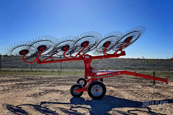 2024 Kuhn SR112 Hay and Forage Hay - Rakes/Tedders for Sale | Tractor Zoom