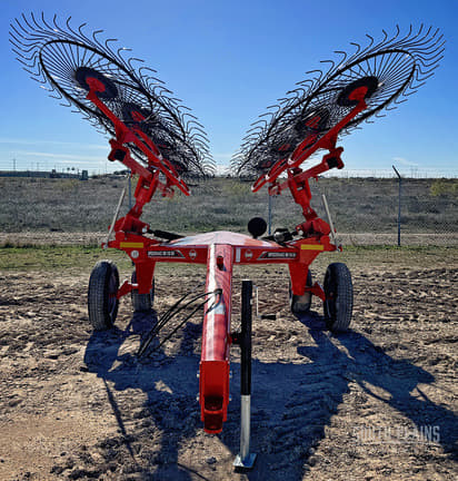 2024 Kuhn SR112 Hay and Forage Hay - Rakes/Tedders for Sale | Tractor Zoom
