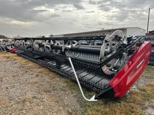 SOLD - 2024 MacDon FD235 Stock No. 091064 Harvesting with 35 ft ...