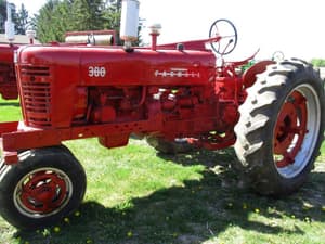 SOLD - Farmall 300 Lot No. 76 Tractors with 42 HP | Tractor Zoom