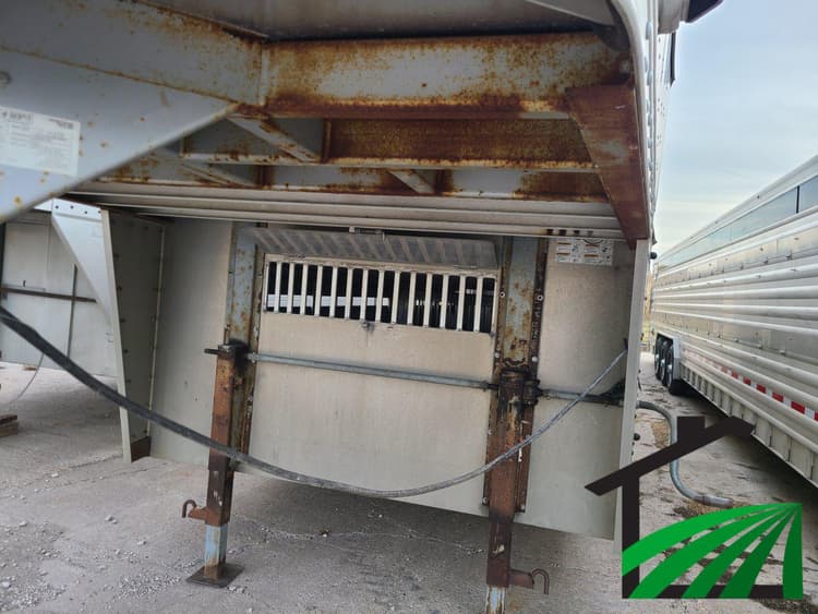 2013 Featherlite 8127 Ag Trailers Livestock Trailers for Sale | Tractor ...