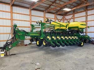 SOLD - 2006 John Deere DB44 Lot No. 1492215 Planting with 24 Rows ...