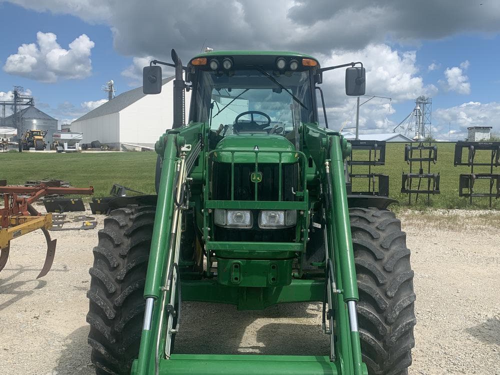 Tractor Zoom - 2007 John Deere 7520