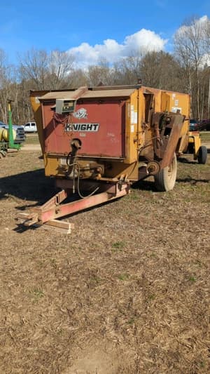 SOLD - L10- REEL AUGGIE 2300 SILAGE WAGON- A REEL AUGGIE 2300 SILAGE ...