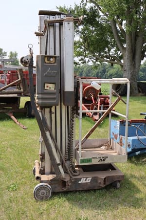 SOLD - JLG AM-30 Lot No. 33 Construction with --- Hrs | Tractor Zoom