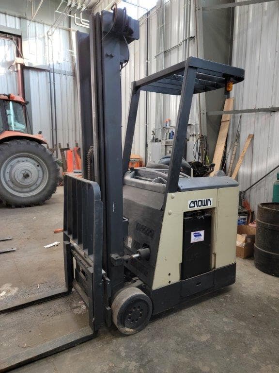 SOLD - Crown RC3020-30 Construction Forklifts | Tractor Zoom