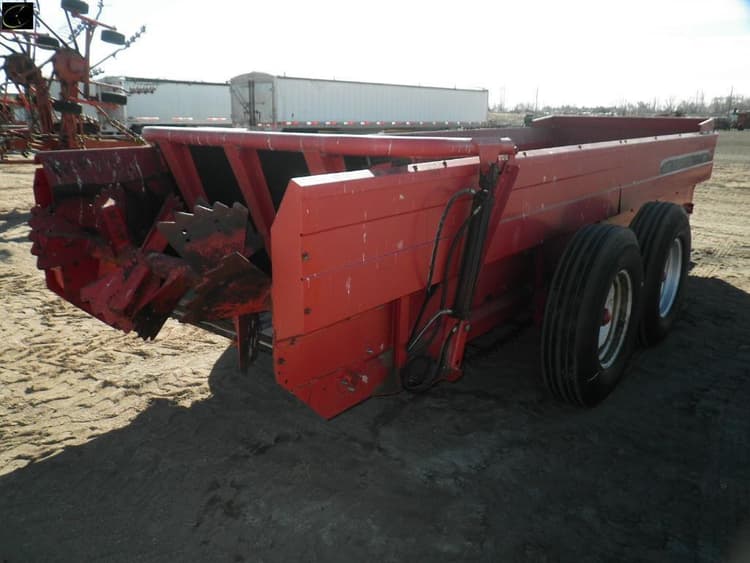 Case IH 1580 Manure Handling Manure Spreaders - Dry for Sale | Tractor Zoom