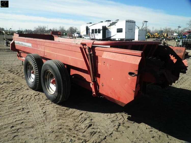 Case IH 1580 Manure Handling Manure Spreaders - Dry for Sale | Tractor Zoom