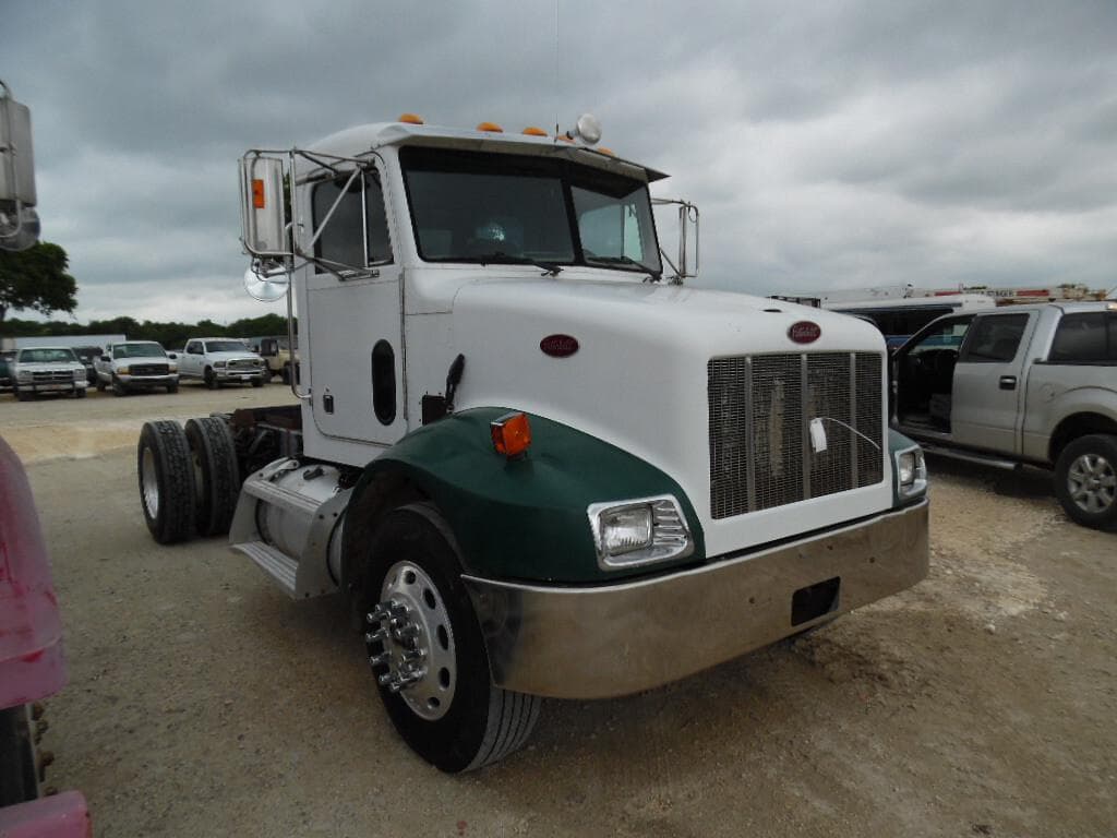2005 Peterbilt 330 Other Equipment Trucks for Sale | Tractor Zoom