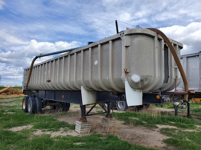 Undetermined Slurry Trailer Manure Handling Other for Sale | Tractor Zoom