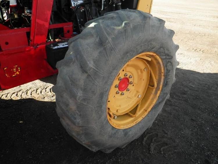 1985 Versatile 276 Tractors 100 to 174 HP for Sale | Tractor Zoom