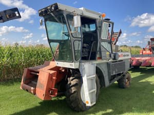 SOLD - New Idea 800C Lot No. 138 Harvesting with 3,415 Hrs | Tractor Zoom