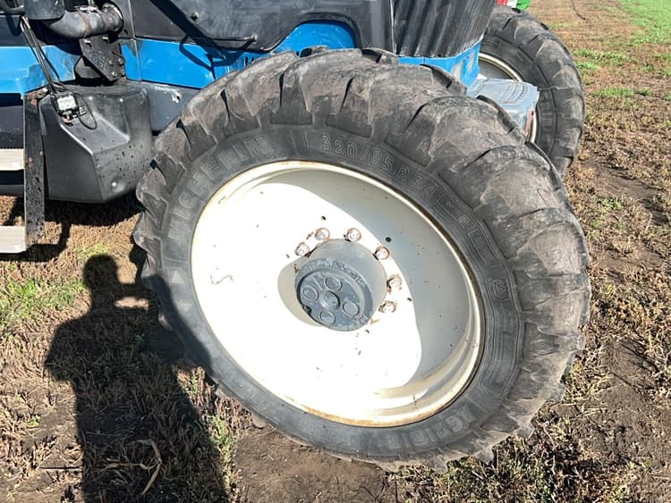 1994 Ford 8870 Tractors 175 to 299 HP for Sale | Tractor Zoom