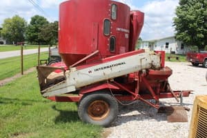 SOLD - International Harvester 950 Lot No. 136 Hay and Forage | Tractor Zoom