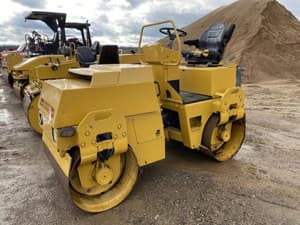 SOLD - Hypac C747B Lot No. 45 Construction with --- Hrs | Tractor Zoom