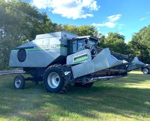 SOLD - 1989 Gleaner R50 Lot No. 23 Combines with 3,717 Hrs | Tractor Zoom