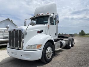SOLD - 2014 Peterbilt 384 Lot No. 4394 Other Equipment with 363,100 mi ...