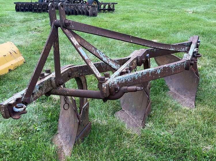 Case 6000 Tillage Plows for Sale | Tractor Zoom