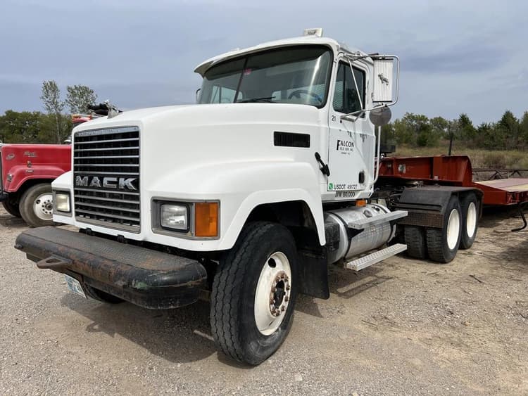 SOLD - 2002 Mack CH613 Other Equipment Trucks | Tractor Zoom