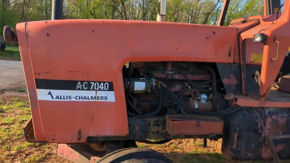 Allis Chalmers 7040 Tractors 100 to 174 HP for Sale | Tractor Zoom