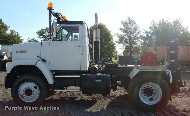 Tractor Zoom - 1985 GMC Brigadier