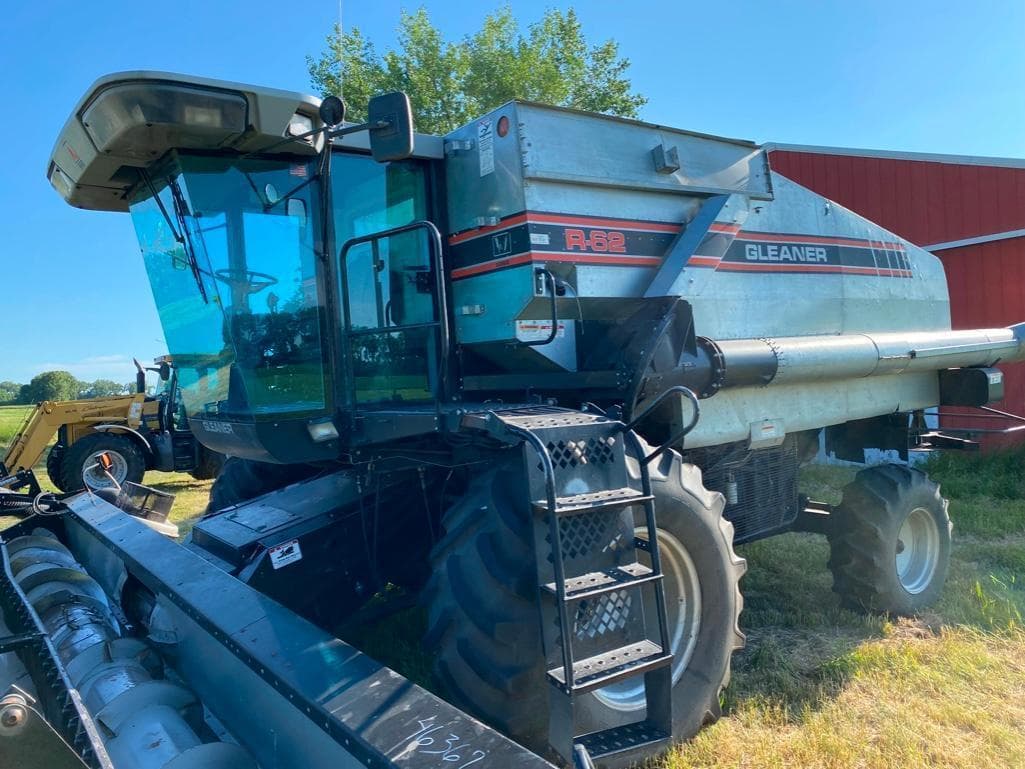 Gleaner R62 Combines Class 6 for Sale | Tractor Zoom