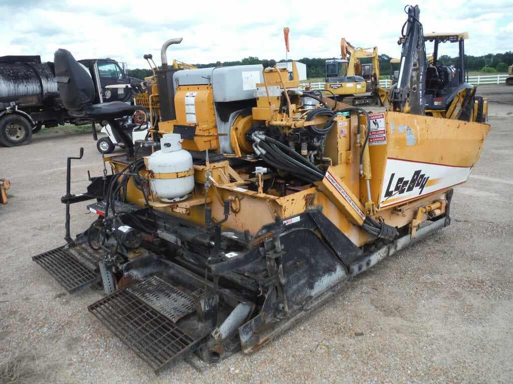 LeeBoy L8000T Construction Asphalt Pavers for Sale | Tractor Zoom
