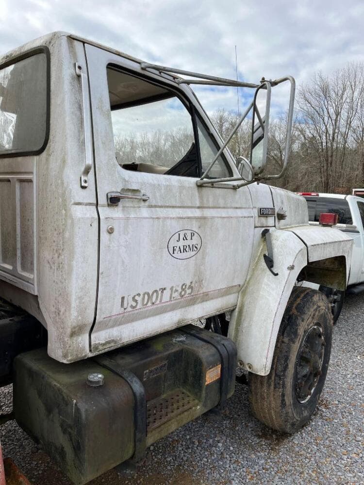 Tractor Zoom - 1985 Ford F-800