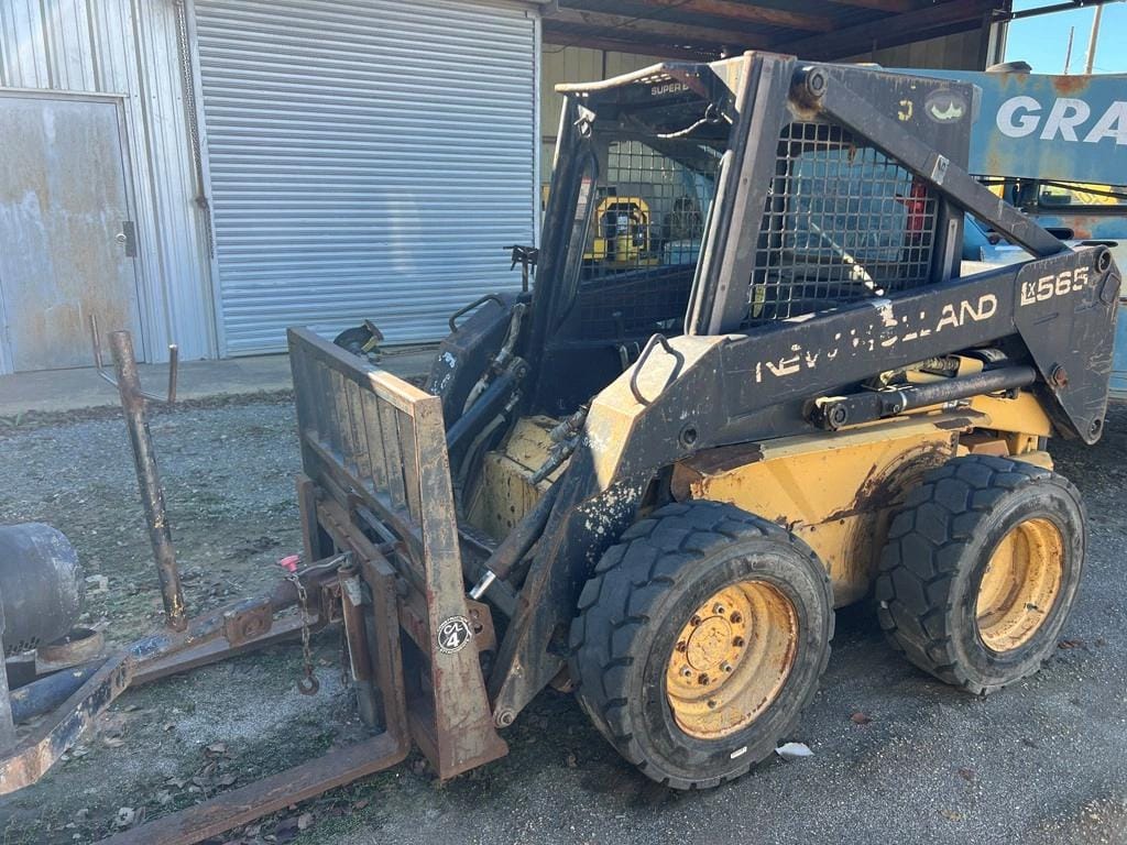 SOLD - New Holland LX565 Lot No. 1014 Construction with --- Hrs ...