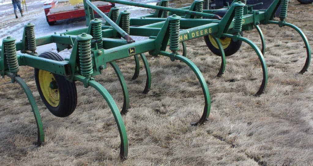 John Deere 1610 Tillage Chisel Plows for Sale | Tractor Zoom