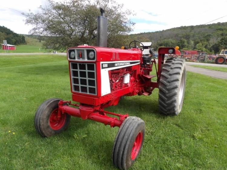 International Harvester 686 Tractors 40 to 99 HP for Sale | Tractor Zoom