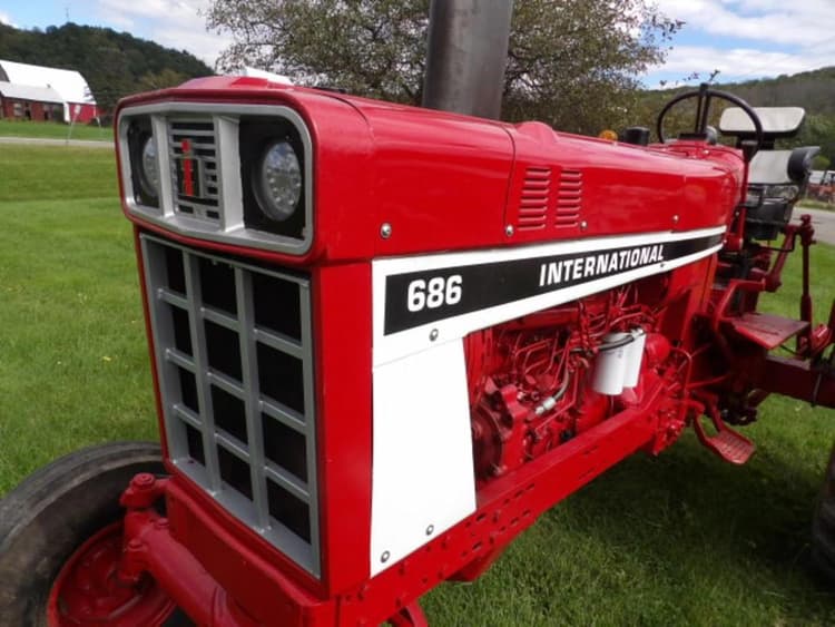 International Harvester 686 Tractors 40 to 99 HP for Sale | Tractor Zoom