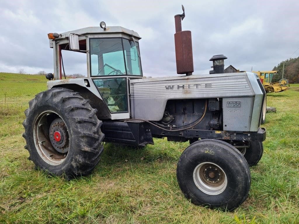 Tractor Zoom - 1975 White 2-150