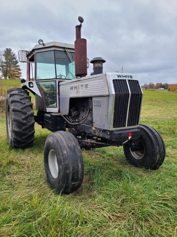 Tractor Zoom - 1975 White 2-150