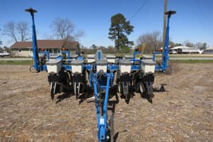 Kinze 3000 Lot No. 138 Planting For Sale with 11 Rows | Tractor Zoom
