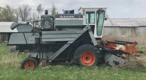 SOLD - Gleaner K Combines with --- Hrs | Tractor Zoom