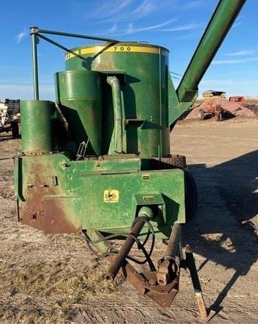 John Deere 700 Hay and Forage Grinders/Mixers for Sale | Tractor Zoom
