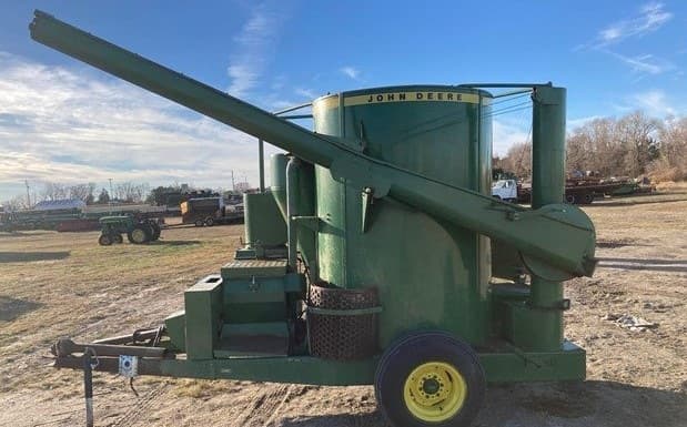 John Deere 700 Hay and Forage Grinders/Mixers for Sale | Tractor Zoom