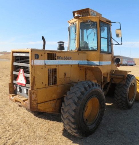 Tractor Zoom - 1986 Dresser 515B