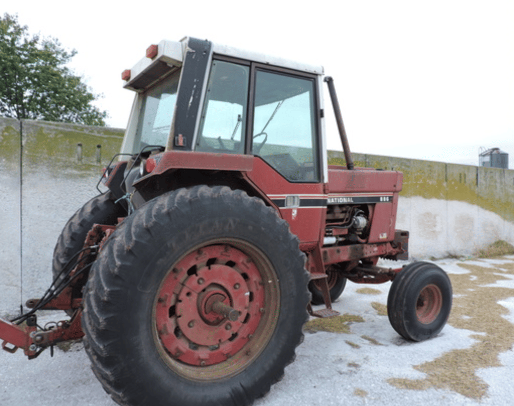 Tractor Zoom - International Harvester 886