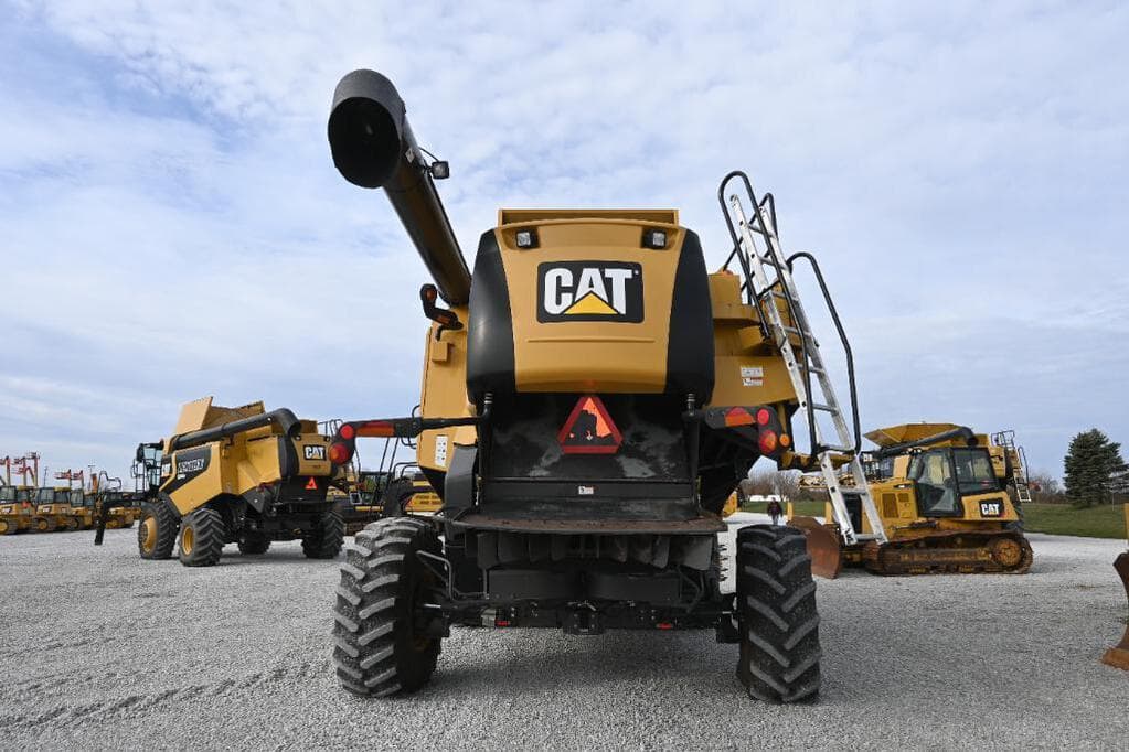 Tractor Zoom - 2006 CLAAS Lexion 570R