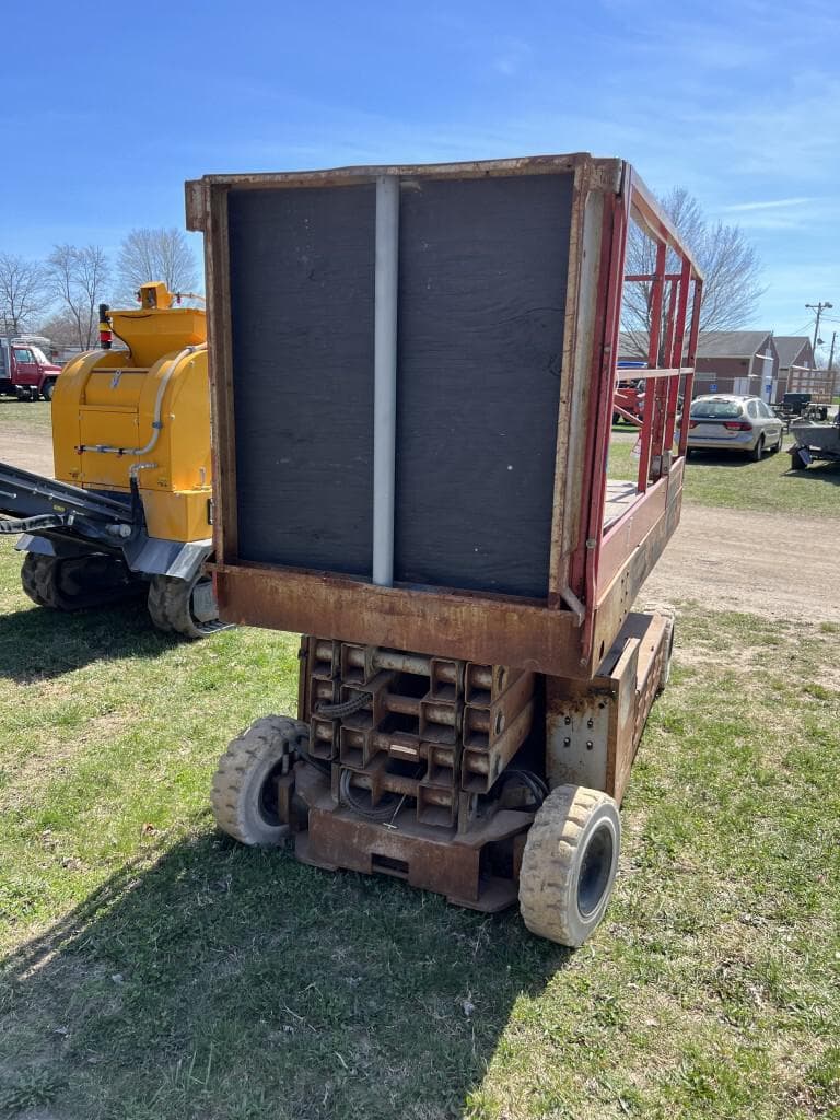 MEC 2548HT Construction Aerial Lifts for Sale | Tractor Zoom