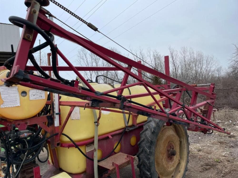Hardi 650 Chemical Applicators Sprayers - Pull Type for Sale | Tractor Zoom