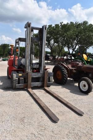 SOLD - Tusk 1540PD-8 Lot No. 371 Construction with 2,752 Hrs | Tractor Zoom