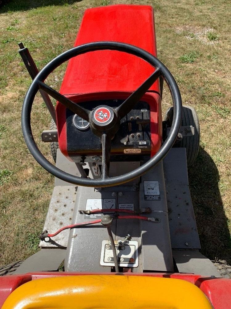 Tractor Zoom - Massey Ferguson 10