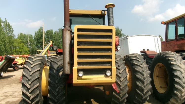 Versatile 875 Tractors 175 to 299 HP for Sale | Tractor Zoom