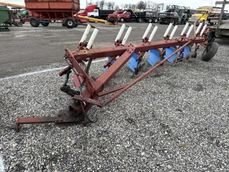 International Harvester 720 Tillage Plows for Sale | Tractor Zoom