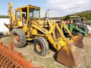 SOLD - Case 680C Lot No. 298 Construction with --- Hrs | Tractor Zoom